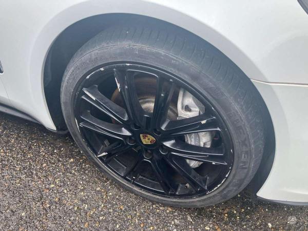 Balts Porsche Panamera 2018 Raseiniai, ar dzinēja tilpumu 3.00 L un nobraukumu 103 tūkst. km par 29900 €, foto 10 vietnē AUTOMOTO.COM.LV