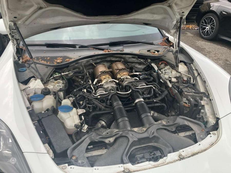 Balts Porsche Panamera 2018 Raseiniai, ar dzinēja tilpumu 3.00 L un nobraukumu 103 tūkst. km par 29900 €, foto 18 vietnē AUTOMOTO.COM.LV