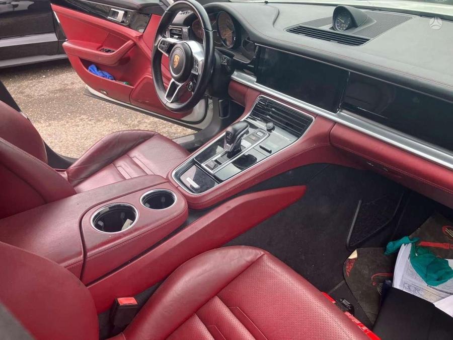 Balts Porsche Panamera 2018 Raseiniai, ar dzinēja tilpumu 3.00 L un nobraukumu 103 tūkst. km par 29900 €, foto 25 vietnē AUTOMOTO.COM.LV