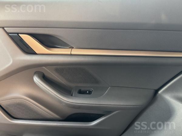 Melns Porsche Taycan 2024 Rīga, ar dzinēja tilpumu 0.00 L un nobraukumu 63 tūkst. km par 70500 €, foto 5 vietnē AUTOMOTO.COM.LV