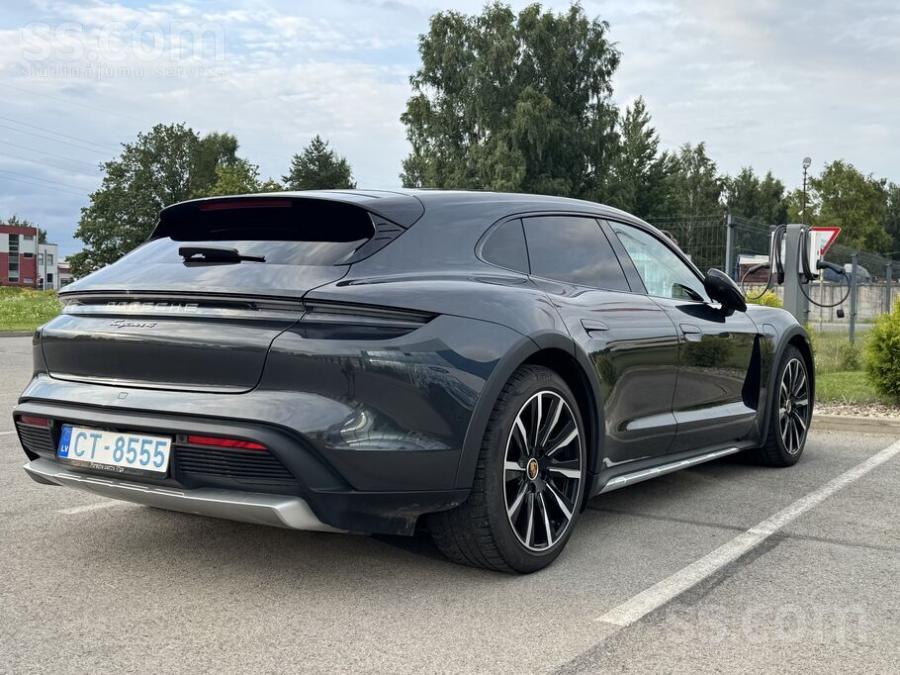 Черный Порше Тайкан 2024 в Рига, объемом двигателя 0.00 л и пробегом 63 тыс. км за 70500 €, фото 3 на AUTOMOTO.COM.LV