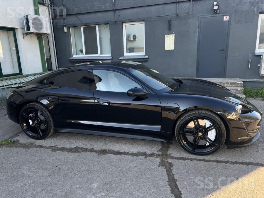 Melns Porsche Taycan 2020 Rīga, ar dzinēja tilpumu 0.00 L un nobraukumu 61 tūkst. km par 49900 €, foto 5 vietnē AUTOMOTO.COM.LV