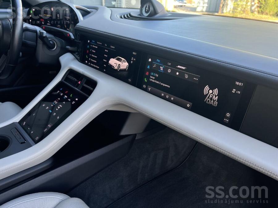 Melns Porsche Taycan 2020 Rīga, ar dzinēja tilpumu 0.00 L un nobraukumu 61 tūkst. km par 49900 €, foto 11 vietnē AUTOMOTO.COM.LV