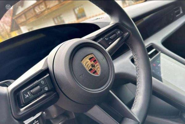 Melns Porsche Taycan 2020 Viļņa, ar dzinēja tilpumu 0.00 L un nobraukumu 92 tūkst. km par 49550 €, foto 2 vietnē AUTOMOTO.COM.LV