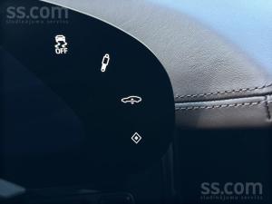 Black Porsche Taycan 2020 in Riga, with an engine capacity of 0.00 L and mileage of 49 thousand km for 72900 €, photo 13 on AUTOMOTO.COM.LV