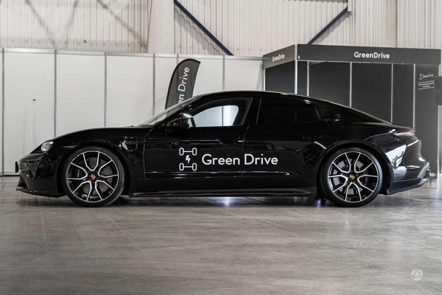 Melns Porsche Taycan 2020 Viļņa, ar dzinēja tilpumu 0.00 L un nobraukumu 98 tūkst. km par 54990 €, foto 4 vietnē AUTOMOTO.COM.LV