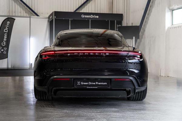 Порше Тайкан 2020 в Вильнюс на AUTOMOTO.COM.LV Черный Порше Тайкан 2020 в Вильнюс, объемом двигателя 0.00 л и пробегом 98 тыс. км за 54990 €, фото 7 на AUTOMOTO.COM.LV