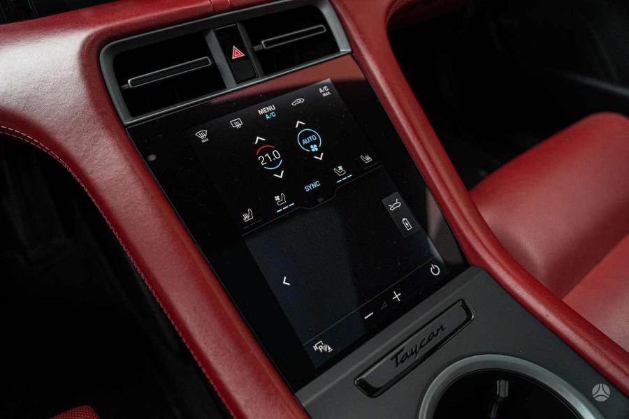 Melns Porsche Taycan 2020 Viļņa, ar dzinēja tilpumu 0.00 L un nobraukumu 98 tūkst. km par 54990 €, foto 27 vietnē AUTOMOTO.COM.LV