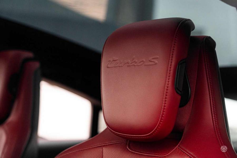Melns Porsche Taycan 2020 Viļņa, ar dzinēja tilpumu 0.00 L un nobraukumu 98 tūkst. km par 54990 €, foto 30 vietnē AUTOMOTO.COM.LV