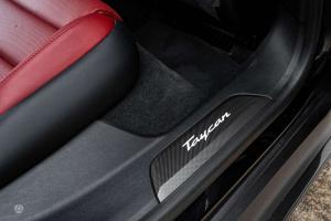 Melns Porsche Taycan 2020 Viļņa, ar dzinēja tilpumu 0.00 L un nobraukumu 98 tūkst. km par 54990 €, foto 32 vietnē AUTOMOTO.COM.LV