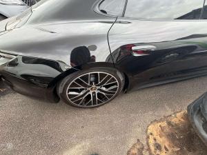 Melns Porsche Taycan 2021 Alīta, ar dzinēja tilpumu 0.00 L un nobraukumu 32 tūkst. km par 32500 €, foto 7 vietnē AUTOMOTO.COM.LV