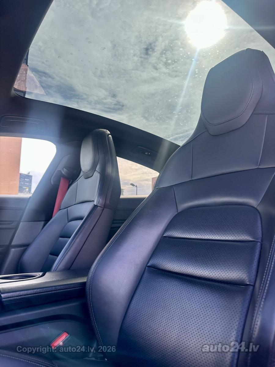 Melns Porsche Taycan 2021 Tallina, ar dzinēja tilpumu 0.00 L un nobraukumu 122 tūkst. km par 57900 €, foto 10 vietnē AUTOMOTO.COM.LV