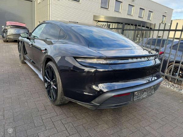 Melns Porsche Taycan 2022 Kauņa, ar dzinēja tilpumu 0.00 L un nobraukumu 79 tūkst. km par 34890 €, foto  vietnē AUTOMOTO.COM.LV