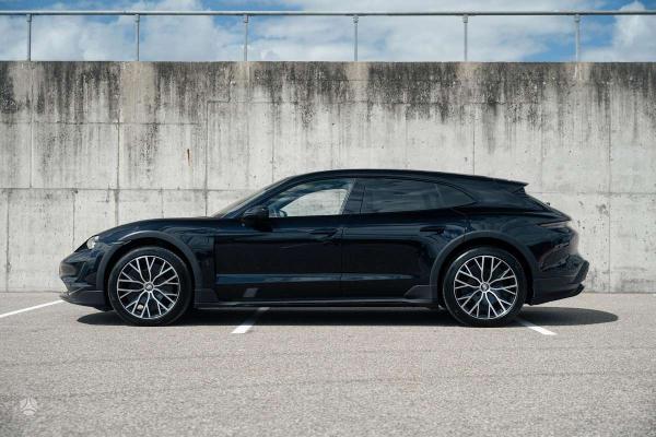 Melns Porsche Taycan 2023 Viļņa, ar dzinēja tilpumu 0.00 L un nobraukumu 34 tūkst. km par 67900 €, foto 5 vietnē AUTOMOTO.COM.LV