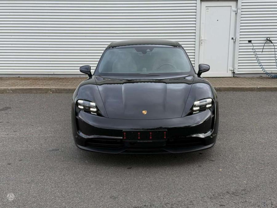 Black Porsche Taycan 2023 in Vilnius, with an engine capacity of 0.00 L and mileage of 57 thousand km for 62890 €, photo 6 on AUTOMOTO.COM.LV