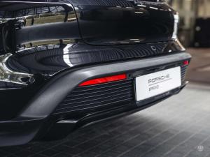 Черный Порше Тайкан 2023 в Вильнюс, объемом двигателя 0.00 л и пробегом 56 тыс. км за 79911 €, фото 22 на AUTOMOTO.COM.LV