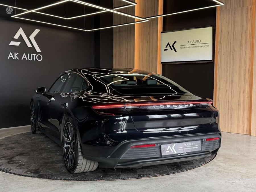 Черный Порше Тайкан 2023 в Каунас, объемом двигателя 0.00 л и пробегом 50 тыс. км за 56990 €, фото 10 на AUTOMOTO.COM.LV
