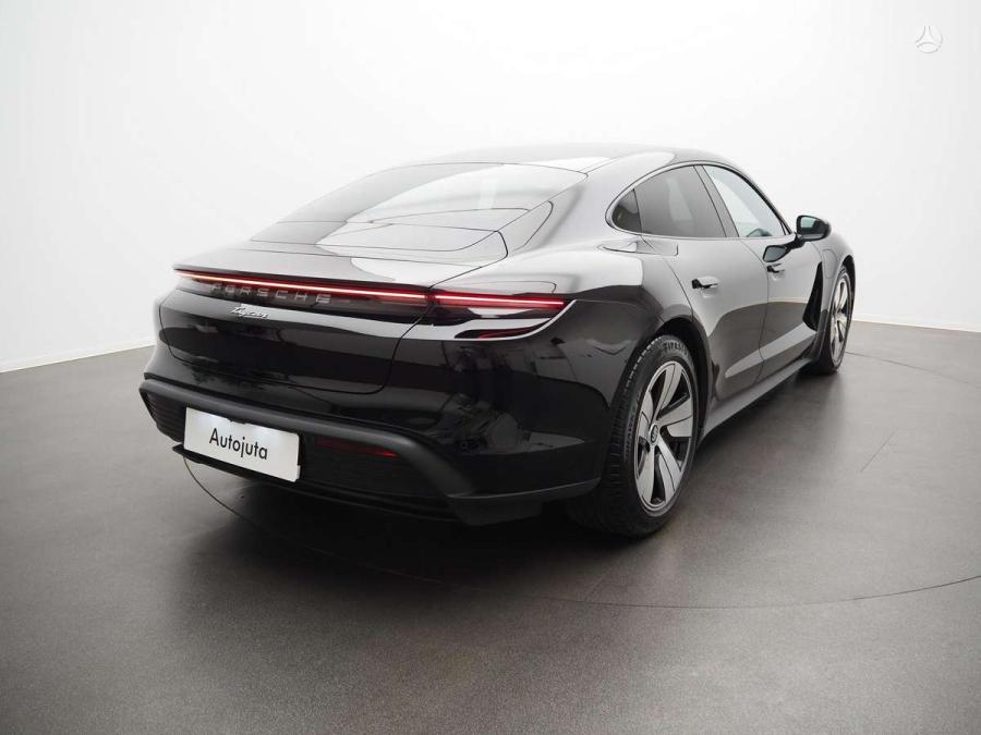Melns Porsche Taycan 2023 Viļņa, ar dzinēja tilpumu 0.00 L un nobraukumu 59 tūkst. km par 62500 €, foto 5 vietnē AUTOMOTO.COM.LV
