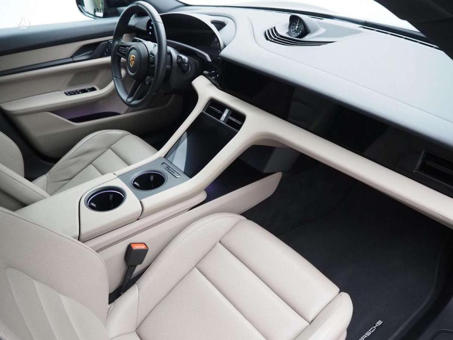 Melns Porsche Taycan 2023 Viļņa, ar dzinēja tilpumu 0.00 L un nobraukumu 59 tūkst. km par 62500 €, foto 14 vietnē AUTOMOTO.COM.LV