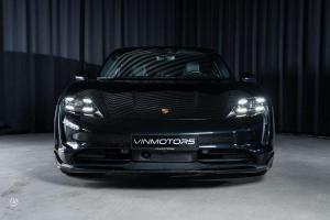 Melns Porsche Taycan 2021 Viļņa, ar dzinēja tilpumu 0.00 L un nobraukumu 84 tūkst. km par 64999 €, foto 3 vietnē AUTOMOTO.COM.LV