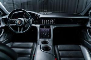 Melns Porsche Taycan 2021 Viļņa, ar dzinēja tilpumu 0.00 L un nobraukumu 84 tūkst. km par 64999 €, foto 23 vietnē AUTOMOTO.COM.LV