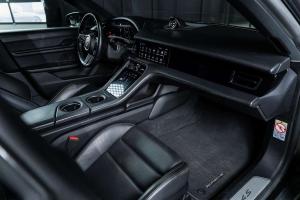 Melns Porsche Taycan 2021 Viļņa, ar dzinēja tilpumu 0.00 L un nobraukumu 84 tūkst. km par 64999 €, foto 28 vietnē AUTOMOTO.COM.LV