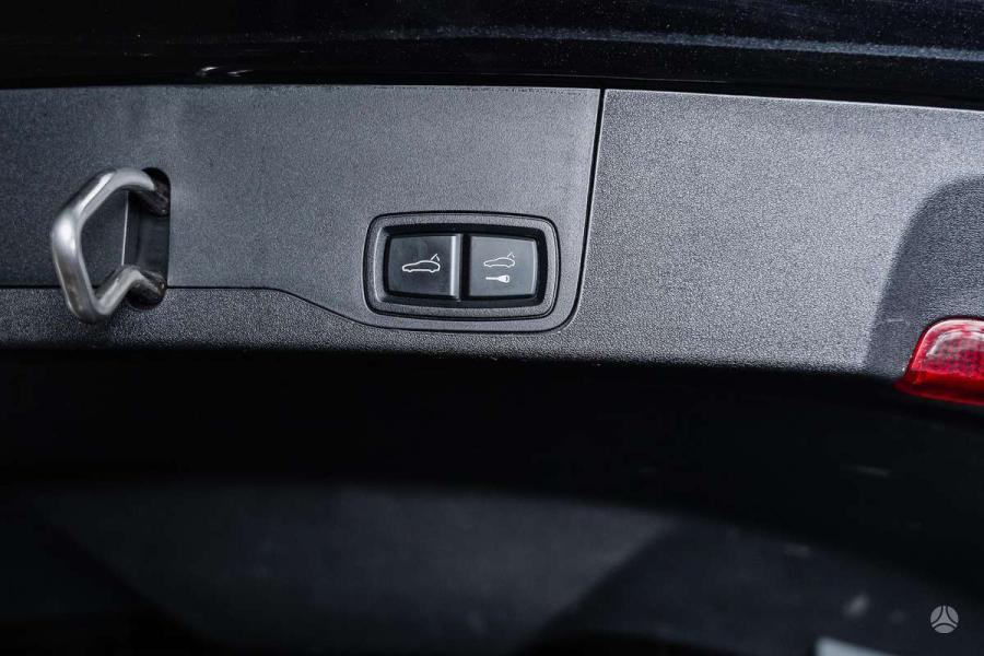 Melns Porsche Taycan 2021 Viļņa, ar dzinēja tilpumu 0.00 L un nobraukumu 84 tūkst. km par 64999 €, foto 34 vietnē AUTOMOTO.COM.LV
