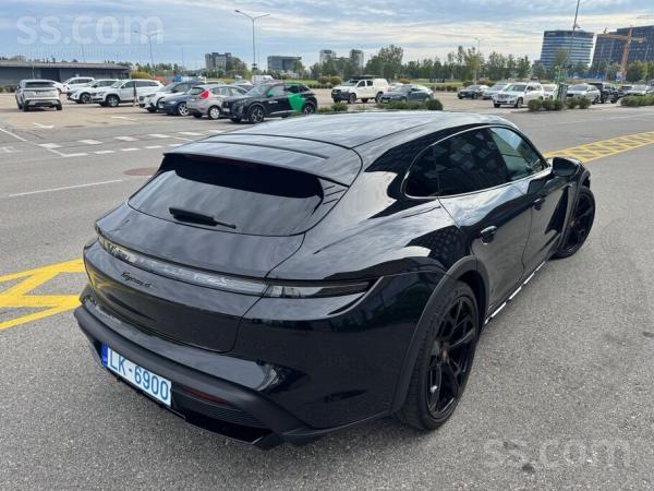 Melns Porsche Taycan 2021 Rīga, ar dzinēja tilpumu 0.00 L un nobraukumu 106 tūkst. km par 52800 €, foto 3 vietnē AUTOMOTO.COM.LV