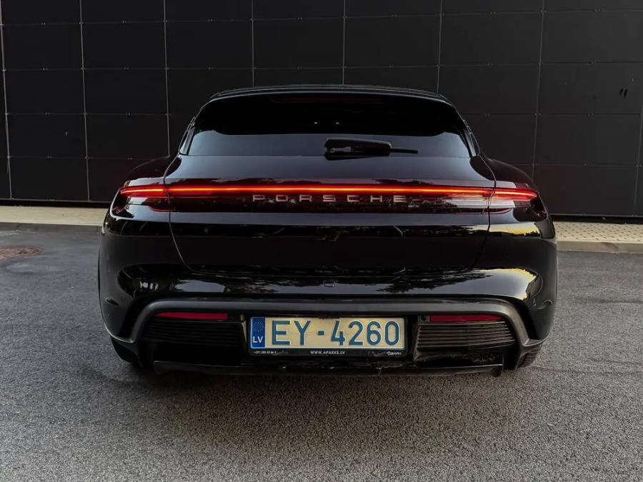 Melns Porsche Taycan 2022 Jelgava, ar dzinēja tilpumu 0.00 L un nobraukumu 88 tūkst. km par 68700 €, foto 6 vietnē AUTOMOTO.COM.LV