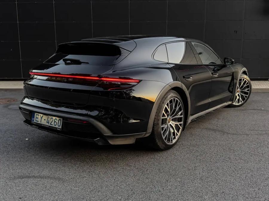 Melns Porsche Taycan 2022 Jelgava, ar dzinēja tilpumu 0.00 L un nobraukumu 88 tūkst. km par 68700 €, foto 12 vietnē AUTOMOTO.COM.LV