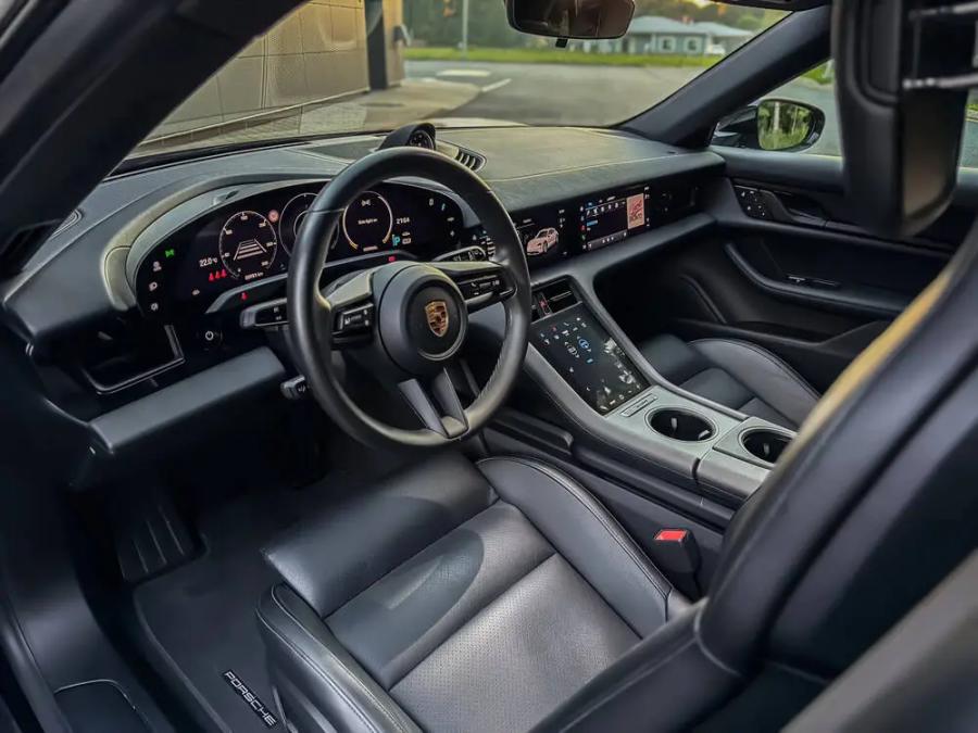 Melns Porsche Taycan 2022 Jelgava, ar dzinēja tilpumu 0.00 L un nobraukumu 88 tūkst. km par 68700 €, foto 14 vietnē AUTOMOTO.COM.LV