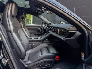 Melns Porsche Taycan 2022 Jelgava, ar dzinēja tilpumu 0.00 L un nobraukumu 88 tūkst. km par 68700 €, foto 16 vietnē AUTOMOTO.COM.LV