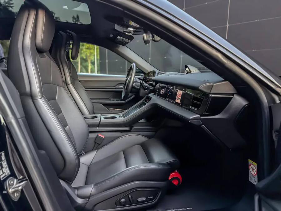 Melns Porsche Taycan 2022 Jelgava, ar dzinēja tilpumu 0.00 L un nobraukumu 88 tūkst. km par 68700 €, foto 16 vietnē AUTOMOTO.COM.LV