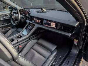 Melns Porsche Taycan 2022 Jelgava, ar dzinēja tilpumu 0.00 L un nobraukumu 88 tūkst. km par 68700 €, foto 17 vietnē AUTOMOTO.COM.LV
