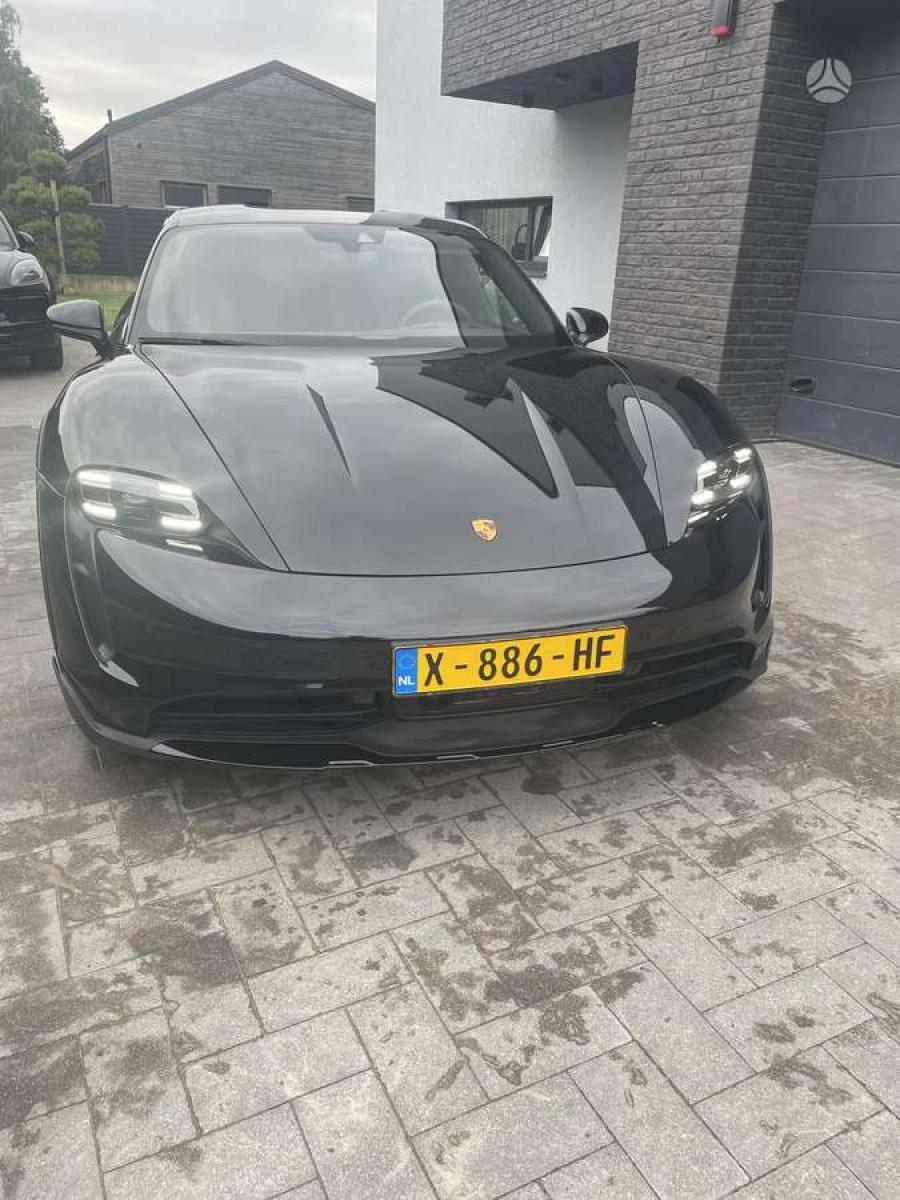 Black Porsche Taycan 2022 in Kaunas, with an engine capacity of 0.00 L and mileage of 66 thousand km for 56500 €, photo 3 on AUTOMOTO.COM.LV