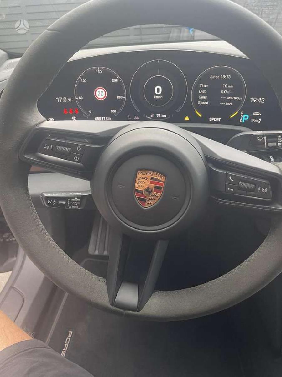 Black Porsche Taycan 2022 in Kaunas, with an engine capacity of 0.00 L and mileage of 66 thousand km for 56500 €, photo 12 on AUTOMOTO.COM.LV