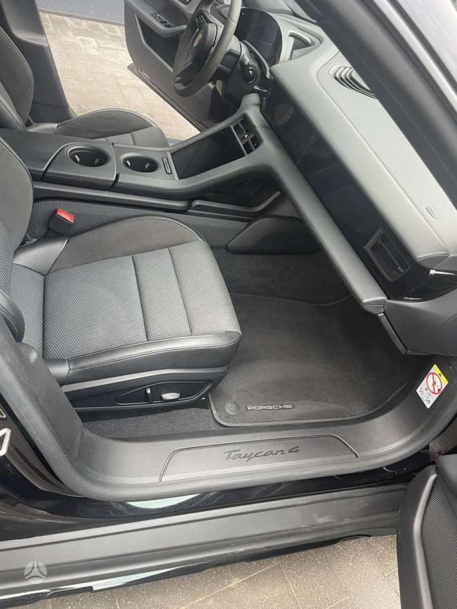 Black Porsche Taycan 2022 in Kaunas, with an engine capacity of 0.00 L and mileage of 66 thousand km for 56500 €, photo 14 on AUTOMOTO.COM.LV