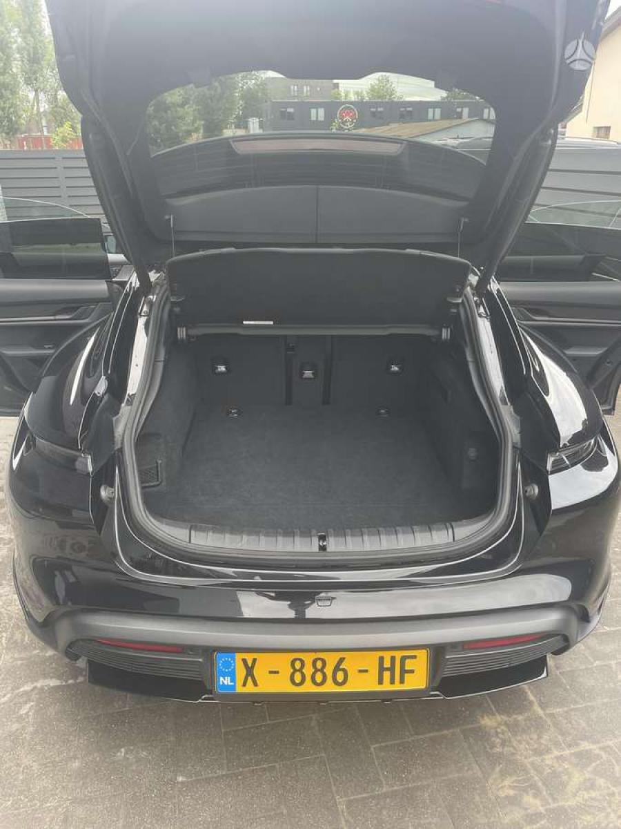 Black Porsche Taycan 2022 in Kaunas, with an engine capacity of 0.00 L and mileage of 66 thousand km for 56500 €, photo 16 on AUTOMOTO.COM.LV