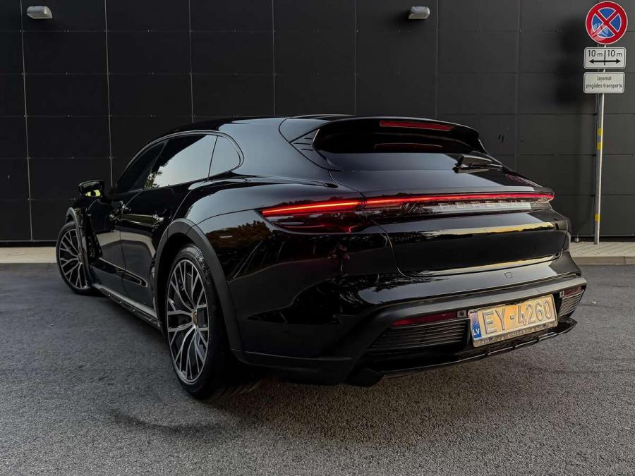 Black Porsche Taycan 2022 in Siauliai, with an engine capacity of 0.00 L and mileage of 74 thousand km for 67900 €, photo 13 on AUTOMOTO.COM.LV
