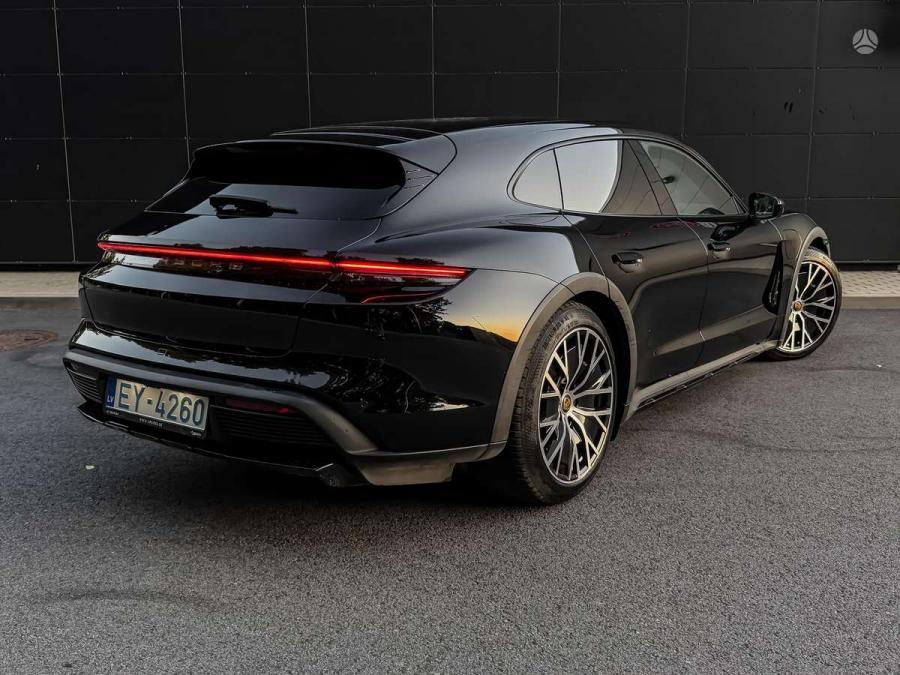 Black Porsche Taycan 2022 in Siauliai, with an engine capacity of 0.00 L and mileage of 74 thousand km for 67900 €, photo 15 on AUTOMOTO.COM.LV