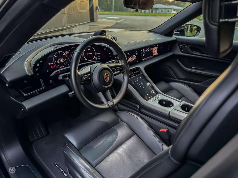 Black Porsche Taycan 2022 in Siauliai, with an engine capacity of 0.00 L and mileage of 74 thousand km for 67900 €, photo 18 on AUTOMOTO.COM.LV