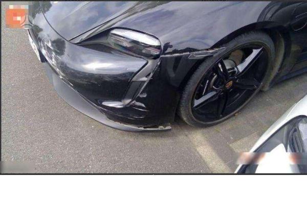Melns Porsche Taycan 2023 Klaipėda, ar dzinēja tilpumu 0.00 L un nobraukumu 41 tūkst. km par 49950 €, foto 6 vietnē AUTOMOTO.COM.LV