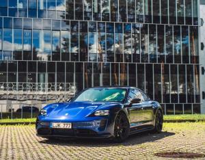 Zils Porsche Taycan 2020 Viļņa, ar dzinēja tilpumu 0.00 L un nobraukumu 51 tūkst. km par 63000 €, foto  vietnē AUTOMOTO.COM.LV