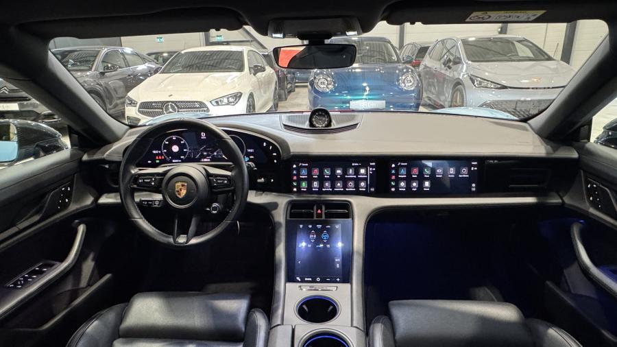 Zils Porsche Taycan 2023 Rīga, ar dzinēja tilpumu 0.00 L un nobraukumu 55 tūkst. km par 69990 €, foto 22 vietnē AUTOMOTO.COM.LV