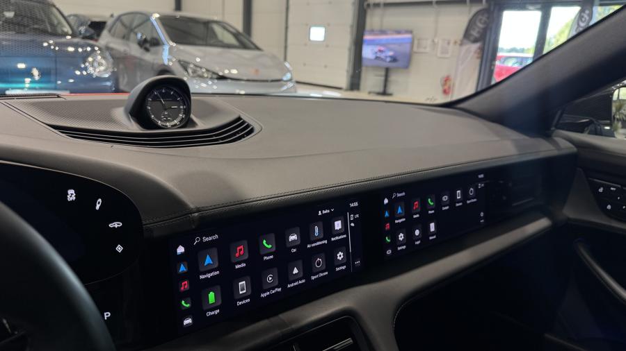 Zils Porsche Taycan 2023 Rīga, ar dzinēja tilpumu 0.00 L un nobraukumu 55 tūkst. km par 69990 €, foto 33 vietnē AUTOMOTO.COM.LV