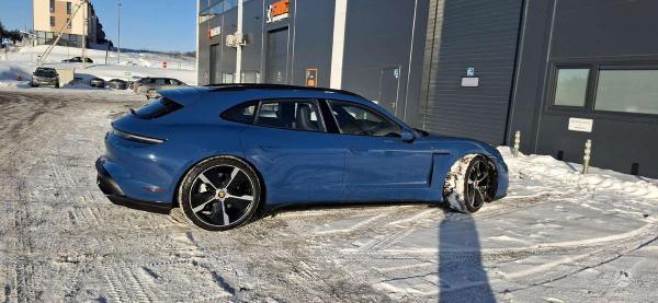 Zils Porsche Taycan 2024 Viļņa, ar dzinēja tilpumu 0.00 L un nobraukumu 13 tūkst. km par 77900 €, foto 4 vietnē AUTOMOTO.COM.LV