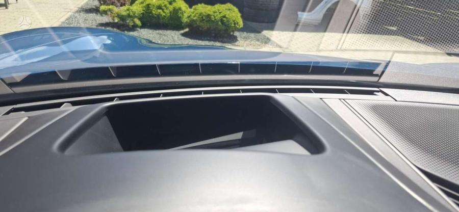 Zils Porsche Taycan 2024 Viļņa, ar dzinēja tilpumu 0.00 L un nobraukumu 16 tūkst. km par 66550 €, foto 19 vietnē AUTOMOTO.COM.LV