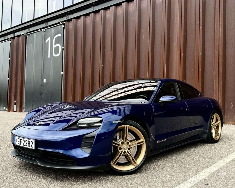 Blue Porsche Taycan 2020 in Kaunas, with an engine capacity of 0.00 L and mileage of 81 thousand km for 54000 €, photo 1 on AUTOMOTO.COM.LV