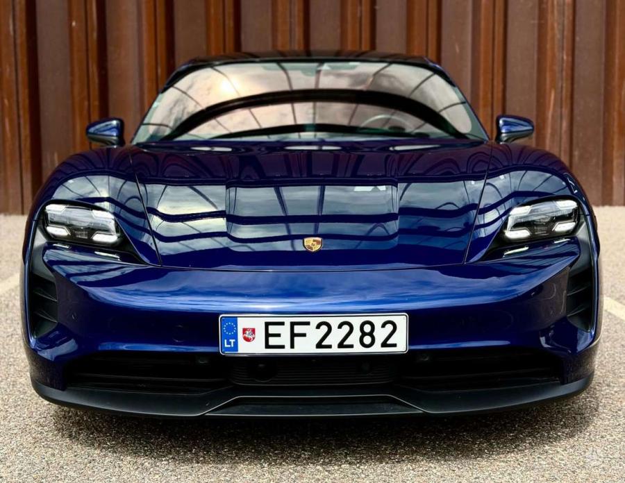 Blue Porsche Taycan 2020 in Kaunas, with an engine capacity of 0.00 L and mileage of 81 thousand km for 54000 €, photo 5 on AUTOMOTO.COM.LV