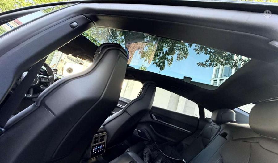 Blue Porsche Taycan 2020 in Kaunas, with an engine capacity of 0.00 L and mileage of 81 thousand km for 54000 €, photo 11 on AUTOMOTO.COM.LV